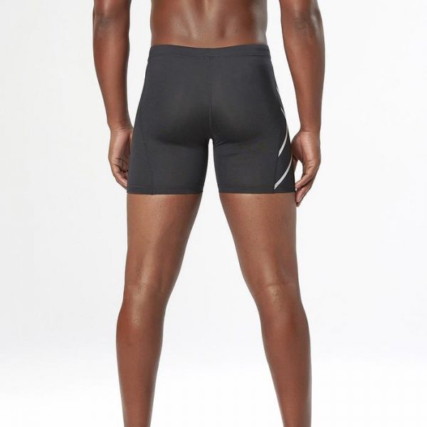 【2XU】コンプレッション 1/2ショーツ BLK/SIL - TRICOLOR RUGBY